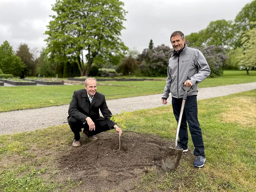 Livialle ja Lounametsälle kumppanuussopimus | Vakka-Suomen Sanomat