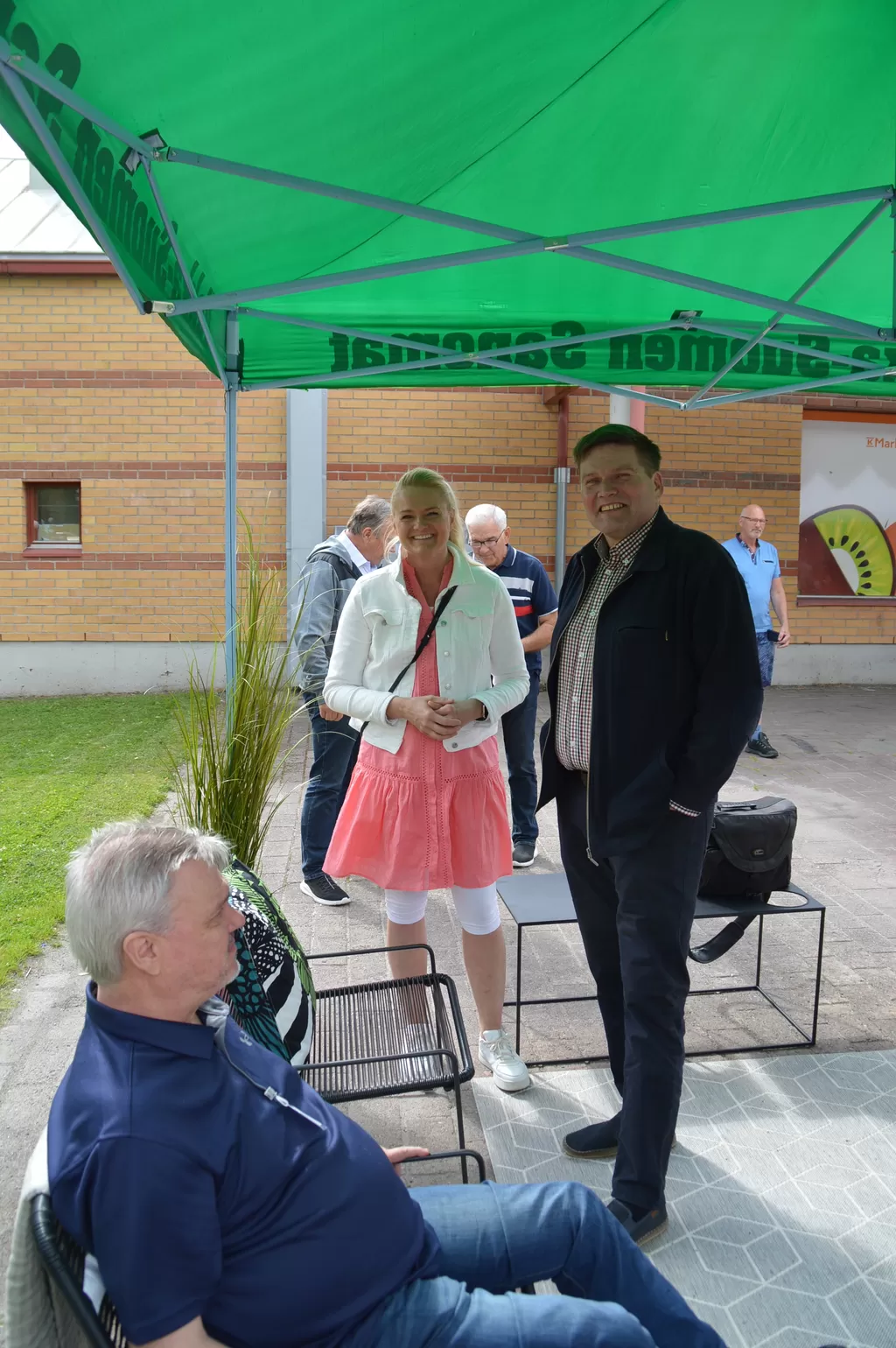 Vakka-Suomen Sanomat edusti Männäisten torilla | Vakka-Suomen Sanomat