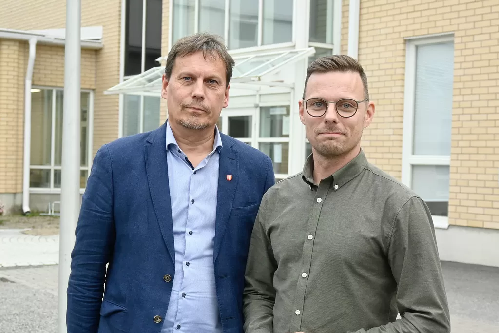 Huuskonen ja Vanhanen jatkavat puheenjohtajina | Vakka-Suomen Sanomat