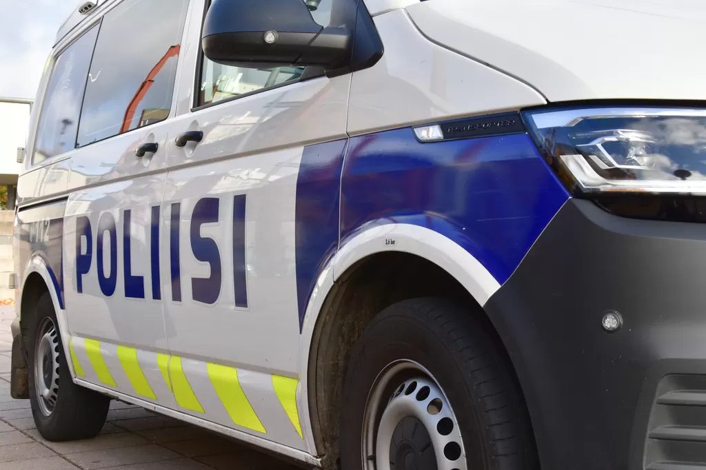 Kustavissa kortiton nuori, Ugissa mönkijäkuski ajoi päin puuta | Vakka ...